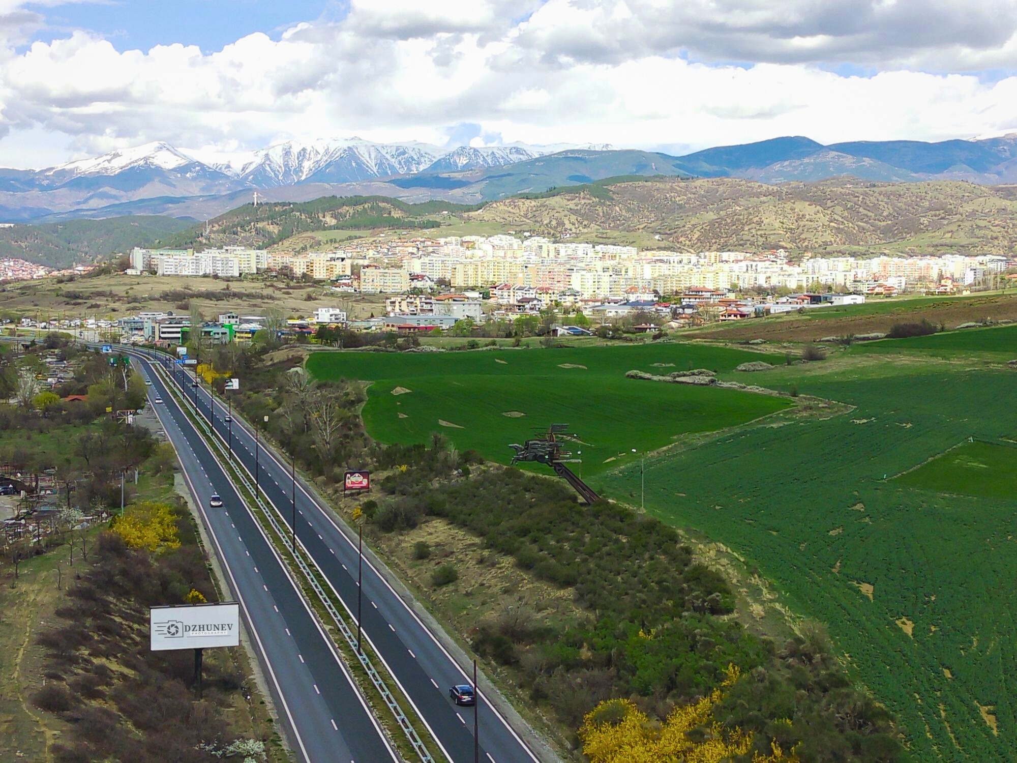 Благоевград от Дрон - Дрон фото и видео - изживейте магията на височинната фотография